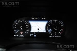 Black Volvo V60 2021 in Jelgava, with an engine capacity of 2.00 L and mileage of 163 thousand km for 19500 €, photo 27 on AUTOMOTO.COM.LV