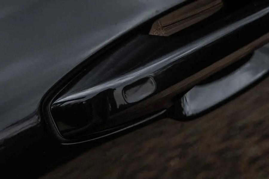 Black Volvo V60 2021 in Jelgava, with an engine capacity of 2.00 L and mileage of 163 thousand km for 19500 €, photo 9 on AUTOMOTO.COM.LV