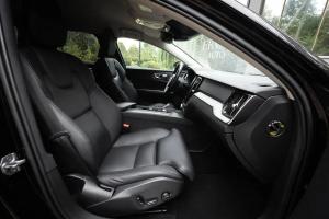 Black Volvo V60 2021 in Jelgava, with an engine capacity of 2.00 L and mileage of 163 thousand km for 19500 €, photo 12 on AUTOMOTO.COM.LV