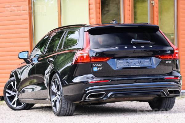 Melns Volvo V60 2021 Tukums, ar dzinēja tilpumu 2.00 L un nobraukumu 218 tūkst. km par 16490 €, foto 4 vietnē AUTOMOTO.COM.LV