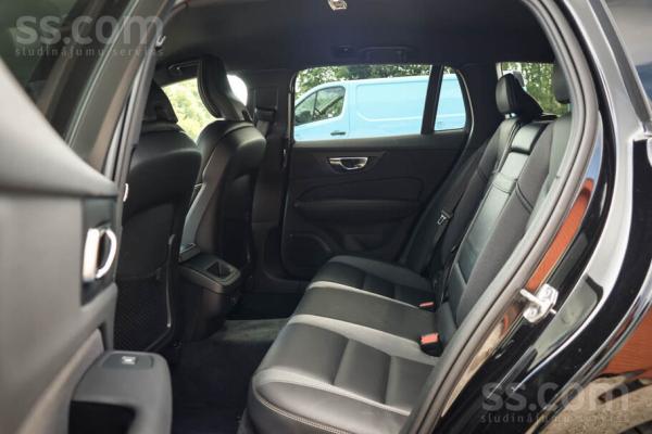 Melns Volvo V60 2021 Tukums, ar dzinēja tilpumu 2.00 L un nobraukumu 218 tūkst. km par 16490 €, foto 7 vietnē AUTOMOTO.COM.LV