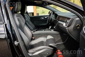 Melns Volvo V60 2021 Tukums, ar dzinēja tilpumu 2.00 L un nobraukumu 218 tūkst. km par 16490 €, foto 9 vietnē AUTOMOTO.COM.LV