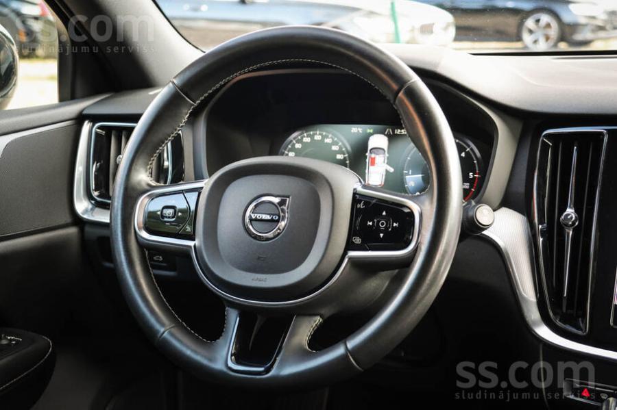 Melns Volvo V60 2021 Tukums, ar dzinēja tilpumu 2.00 L un nobraukumu 218 tūkst. km par 16490 €, foto 12 vietnē AUTOMOTO.COM.LV