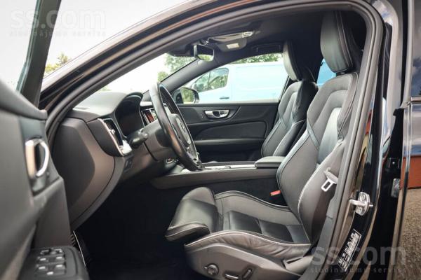 Black Volvo V60 2021 in Tukums, with an engine capacity of 2.00 L and mileage of 218 thousand km for 16490 €, photo 7 on AUTOMOTO.COM.LV