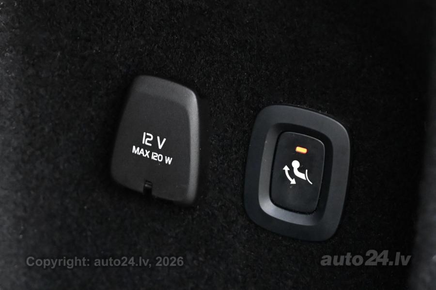 Черный Вольво B60 2021 в Таллин, объемом двигателя 2.00 л и пробегом 150 тыс. км за 23900 €, фото 18 на AUTOMOTO.COM.LV