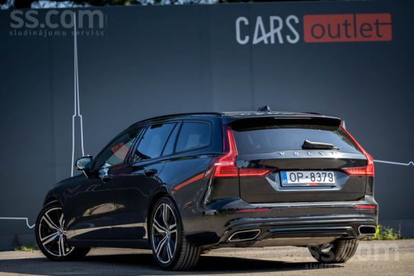Volvo V60 2021 Rīga vietnē Melns Volvo V60 2021 Rīga, ar dzinēja tilpumu 2.00 L un nobraukumu 236 tūkst. km par 14990 €, foto 7 vietnē AUTOMOTO.COM.LV