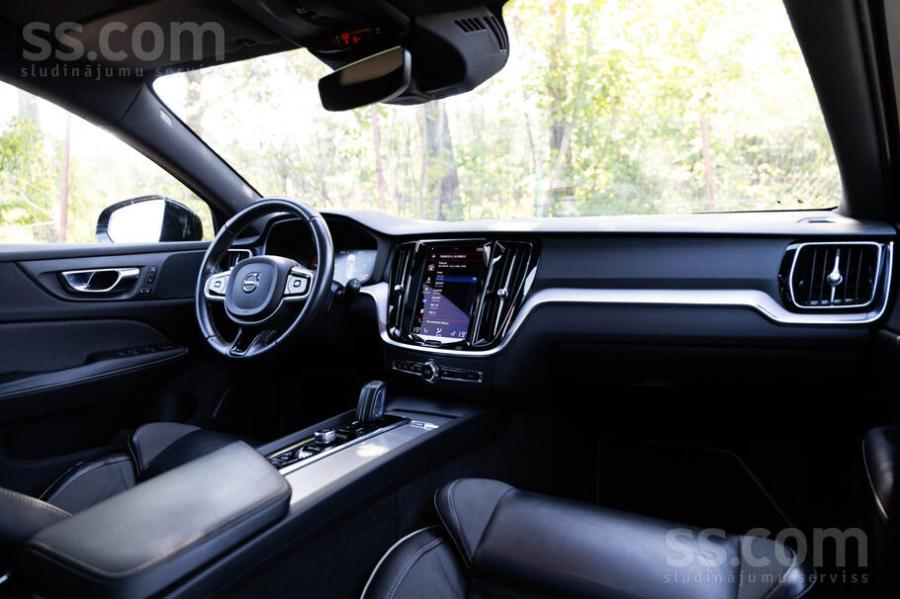 Black Volvo V60 2021 in Riga, with an engine capacity of 2.00 L and mileage of 236 thousand km for 14990 €, photo 13 on AUTOMOTO.COM.LV