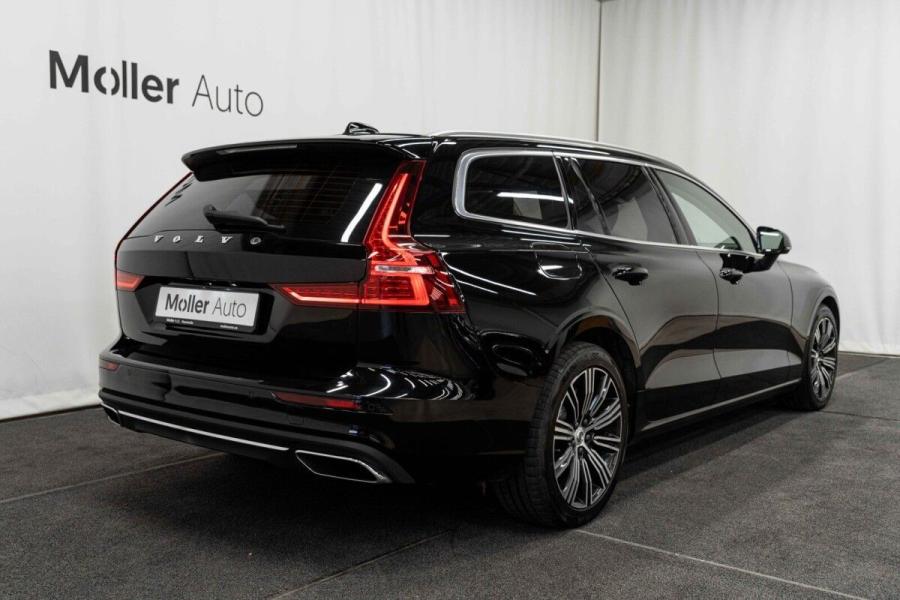 Melns Volvo V60 2021 Tallina, ar dzinēja tilpumu 2.00 L un nobraukumu 150 tūkst. km par 20900 €, foto 5 vietnē AUTOMOTO.COM.LV
