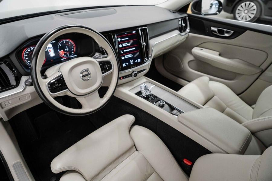 Melns Volvo V60 2021 Tallina, ar dzinēja tilpumu 2.00 L un nobraukumu 150 tūkst. km par 20900 €, foto 9 vietnē AUTOMOTO.COM.LV
