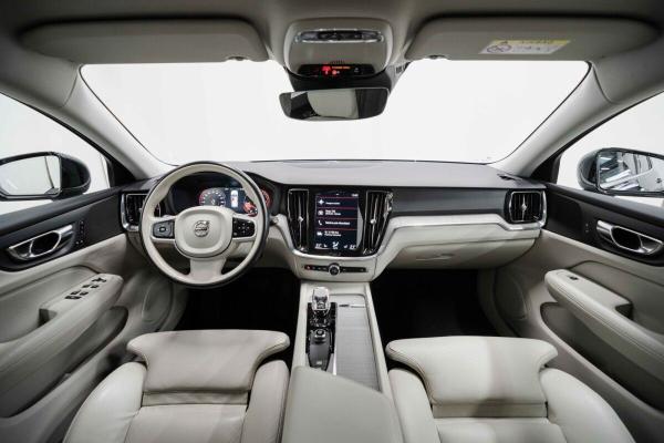 Melns Volvo V60 2021 Tallina, ar dzinēja tilpumu 2.00 L un nobraukumu 150 tūkst. km par 20900 €, foto 10 vietnē AUTOMOTO.COM.LV