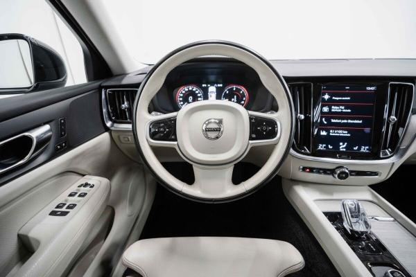 Melns Volvo V60 2021 Tallina, ar dzinēja tilpumu 2.00 L un nobraukumu 150 tūkst. km par 20900 €, foto 11 vietnē AUTOMOTO.COM.LV