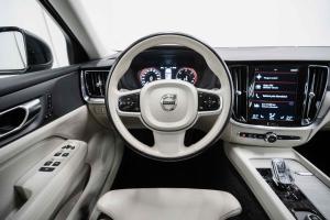 Melns Volvo V60 2021 Tallina, ar dzinēja tilpumu 2.00 L un nobraukumu 150 tūkst. km par 20900 €, foto 11 vietnē AUTOMOTO.COM.LV
