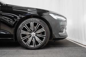 Melns Volvo V60 2021 Tallina, ar dzinēja tilpumu 2.00 L un nobraukumu 150 tūkst. km par 20900 €, foto 17 vietnē AUTOMOTO.COM.LV