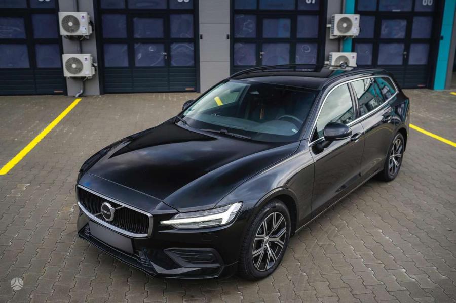 Black Volvo V60 2022 in Kaunas, with an engine capacity of 2.00 L and mileage of 250 thousand km for 17950 €, photo 9 on AUTOMOTO.COM.LV