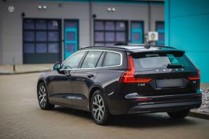Black Volvo V60 2022 in Kaunas, with an engine capacity of 2.00 L and mileage of 250 thousand km for 17950 €, photo 11 on AUTOMOTO.COM.LV