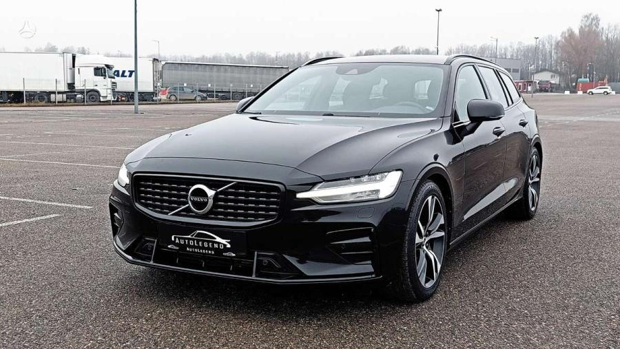 Black Volvo V60 2022 in Vilnius, with an engine capacity of 1.97 L and mileage of 210 thousand km for 20990 €, photo 2 on AUTOMOTO.COM.LV