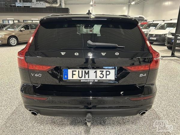 Black Volvo V60 2022 in Kaunas, with an engine capacity of 0.00 L and mileage of 93 thousand km for 30220 €, photo 3 on AUTOMOTO.COM.LV