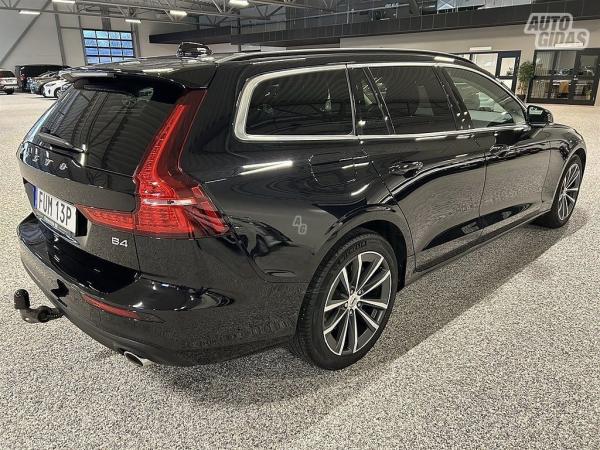 Black Volvo V60 2022 in Kaunas, with an engine capacity of 0.00 L and mileage of 93 thousand km for 30220 €, photo 4 on AUTOMOTO.COM.LV