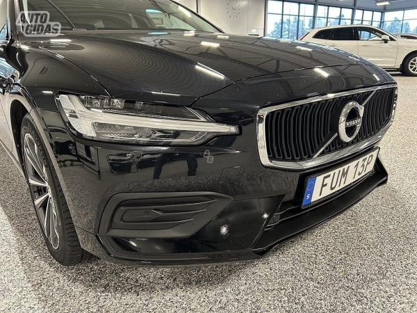 Black Volvo V60 2022 in Kaunas, with an engine capacity of 0.00 L and mileage of 93 thousand km for 30220 €, photo 6 on AUTOMOTO.COM.LV