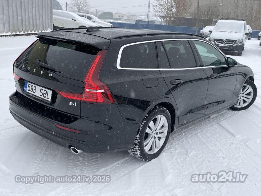Melns Volvo V60 2022 Tartu, ar dzinēja tilpumu 2.00 L un nobraukumu 193 tūkst. km par 19999 €, foto 4 vietnē AUTOMOTO.COM.LV