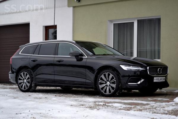 Black Volvo V60 2022 in Tukums, with an engine capacity of 2.00 L and mileage of 198 thousand km for 21990 €, photo 7 on AUTOMOTO.COM.LV