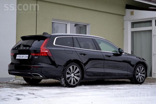 Black Volvo V60 2022 in Tukums, with an engine capacity of 2.00 L and mileage of 198 thousand km for 21990 €, photo 8 on AUTOMOTO.COM.LV
