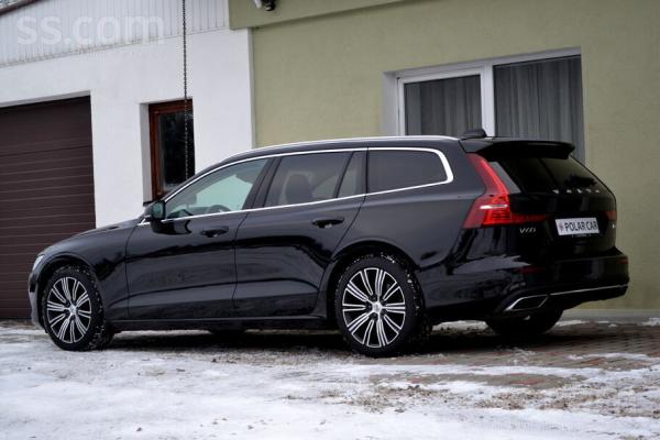 Black Volvo V60 2022 in Tukums, with an engine capacity of 2.00 L and mileage of 198 thousand km for 21990 €, photo 9 on AUTOMOTO.COM.LV