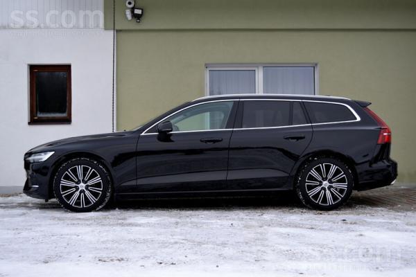 Black Volvo V60 2022 in Tukums, with an engine capacity of 2.00 L and mileage of 198 thousand km for 21990 €, photo 10 on AUTOMOTO.COM.LV