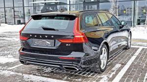 Black Volvo V60 2022 in Vilnius, with an engine capacity of 1.97 L and mileage of 210 thousand km for 17990 €, photo 5 on AUTOMOTO.COM.LV