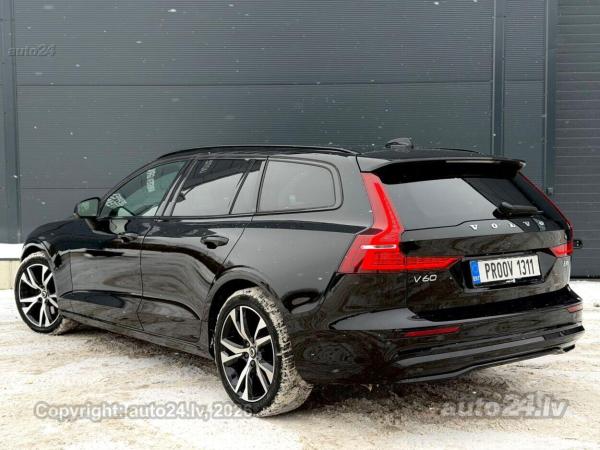 Melns Volvo V60 2022 Tallina, ar dzinēja tilpumu 2.00 L un nobraukumu 125 tūkst. km par 25499 €, foto 3 vietnē AUTOMOTO.COM.LV