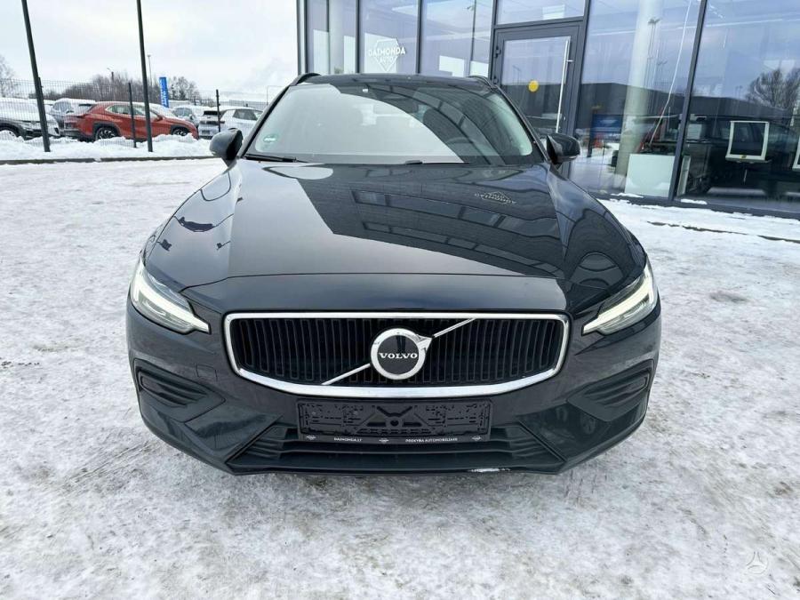 Black Volvo V60 2022 in Kaunas, with an engine capacity of 1.97 L and mileage of 174 thousand km for 16500 €, photo 2 on AUTOMOTO.COM.LV