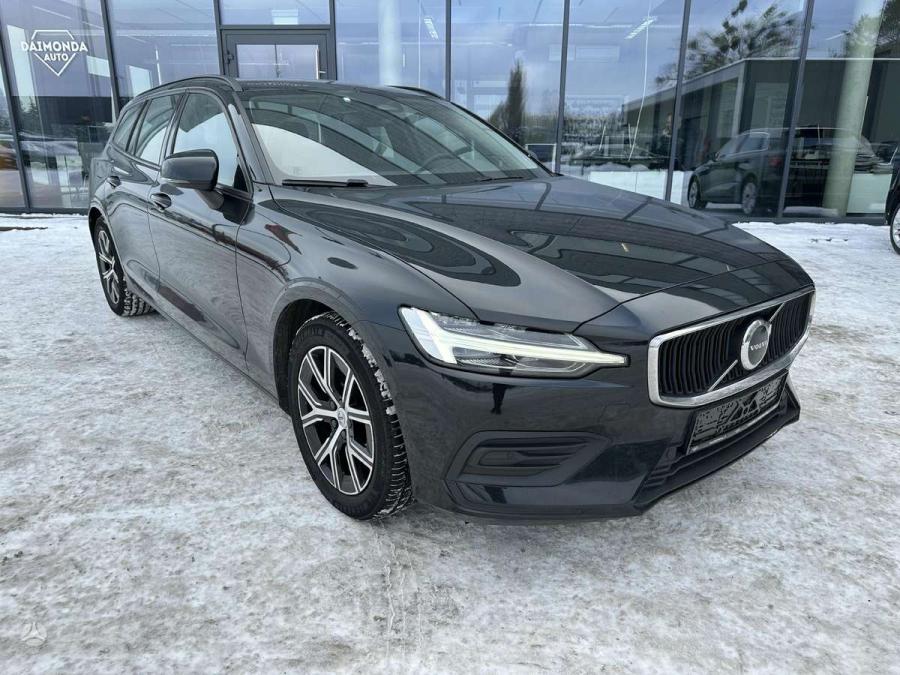 Black Volvo V60 2022 in Kaunas, with an engine capacity of 1.97 L and mileage of 174 thousand km for 16500 €, photo 3 on AUTOMOTO.COM.LV