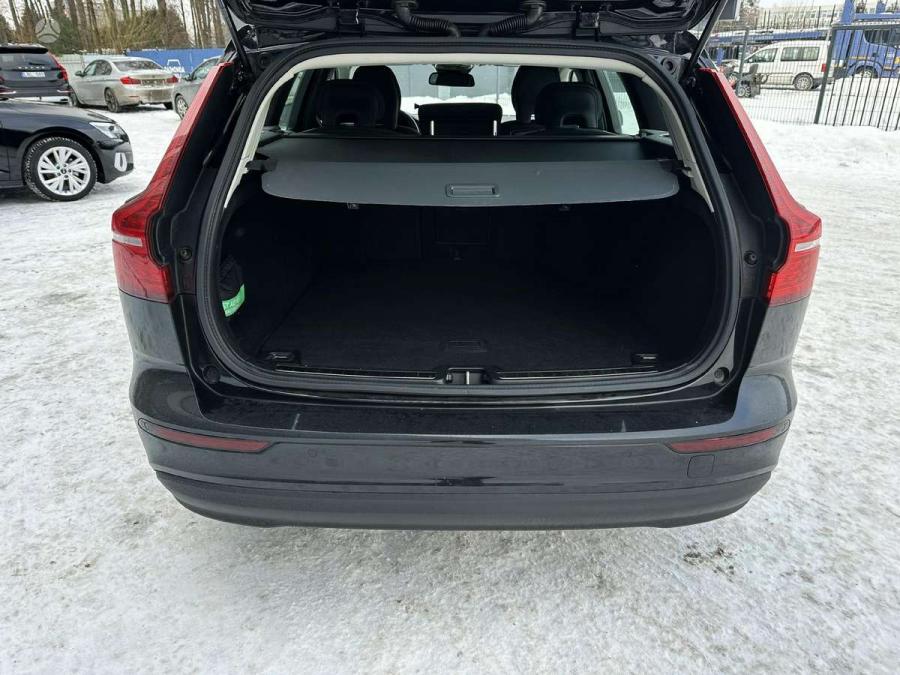 Black Volvo V60 2022 in Kaunas, with an engine capacity of 1.97 L and mileage of 174 thousand km for 16500 €, photo 17 on AUTOMOTO.COM.LV