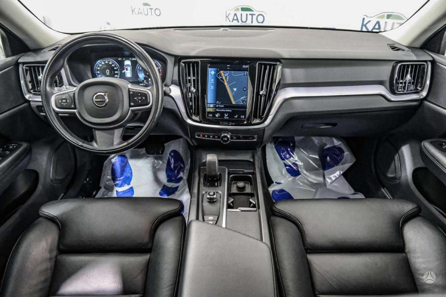 Melns Volvo V60 2022 Kauņa, ar dzinēja tilpumu 2.00 L un nobraukumu 255 tūkst. km par 16390 €, foto 8 vietnē AUTOMOTO.COM.LV