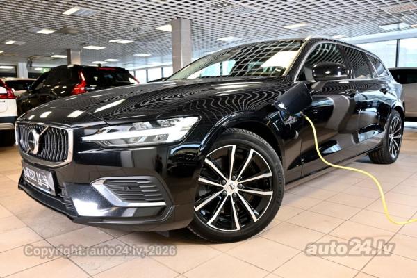 Black Volvo V60 2022 in Tallinn, with an engine capacity of 2.00 L and mileage of 111 thousand km for 33890 €, photo 3 on AUTOMOTO.COM.LV