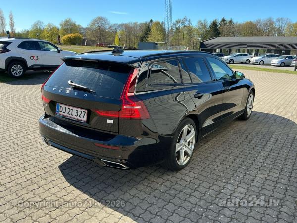 Melns Volvo V60 2022 Tartu, ar dzinēja tilpumu 2.00 L un nobraukumu 253 tūkst. km par 20990 €, foto 3 vietnē AUTOMOTO.COM.LV