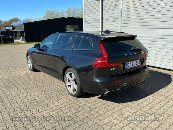Melns Volvo V60 2022 Tartu, ar dzinēja tilpumu 2.00 L un nobraukumu 253 tūkst. km par 20990 €, foto 4 vietnē AUTOMOTO.COM.LV
