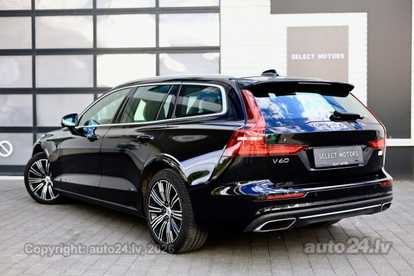 Black Volvo V60 2022 in Tallinn, with an engine capacity of 2.00 L and mileage of 185 thousand km for 26900 €, photo 3 on AUTOMOTO.COM.LV