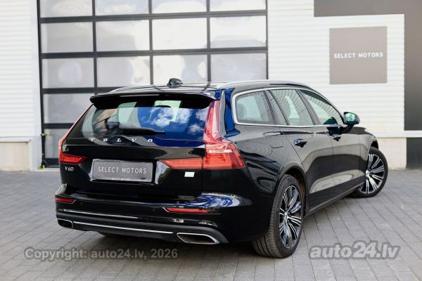 Black Volvo V60 2022 in Tallinn, with an engine capacity of 2.00 L and mileage of 185 thousand km for 26900 €, photo 4 on AUTOMOTO.COM.LV
