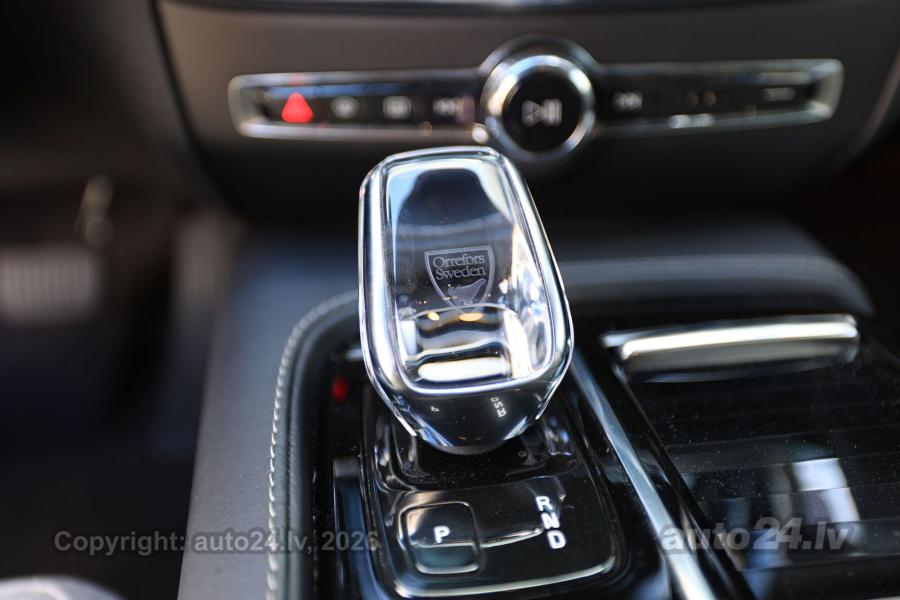 Melns Volvo V60 2022 Tallina, ar dzinēja tilpumu 2.00 L un nobraukumu 185 tūkst. km par 26900 €, foto 15 vietnē AUTOMOTO.COM.LV