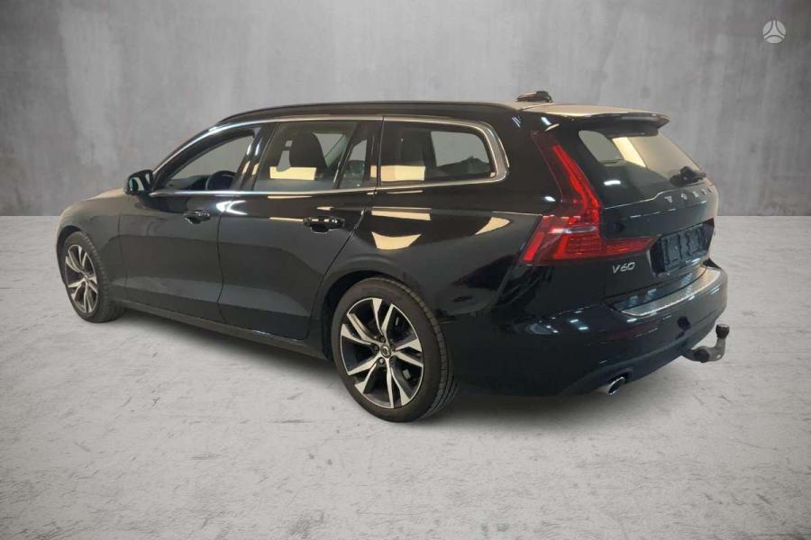 Black Volvo V60 2022 in Vilnius, with an engine capacity of 1.97 L and mileage of 253 thousand km for 13500 €, photo 5 on AUTOMOTO.COM.LV