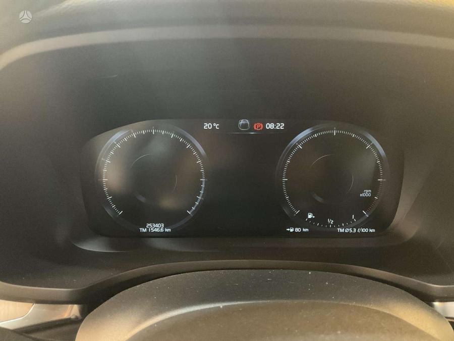 Black Volvo V60 2022 in Vilnius, with an engine capacity of 1.97 L and mileage of 253 thousand km for 13500 €, photo 7 on AUTOMOTO.COM.LV