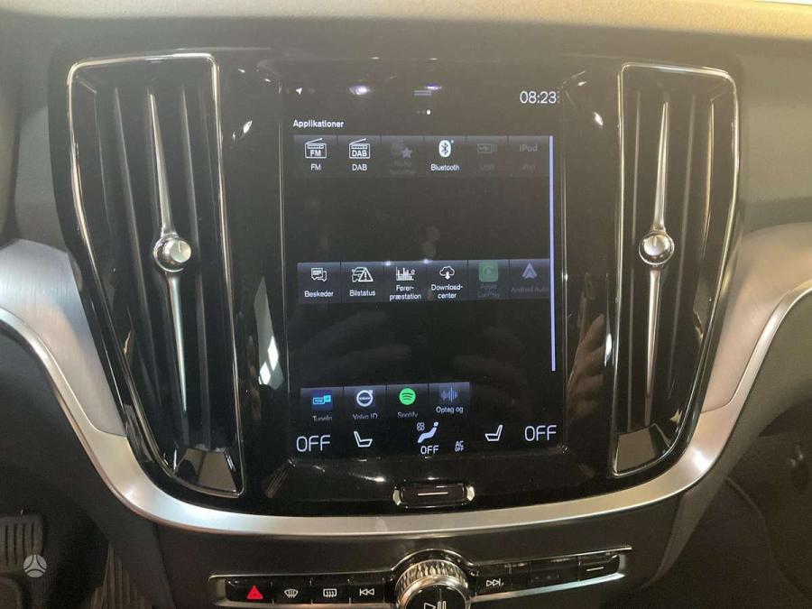 Black Volvo V60 2022 in Vilnius, with an engine capacity of 1.97 L and mileage of 253 thousand km for 13500 €, photo 10 on AUTOMOTO.COM.LV