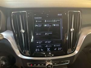 Black Volvo V60 2022 in Vilnius, with an engine capacity of 1.97 L and mileage of 253 thousand km for 13500 €, photo 12 on AUTOMOTO.COM.LV