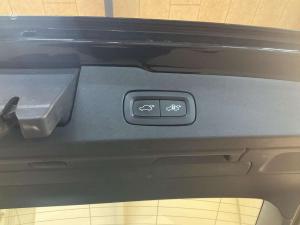 Black Volvo V60 2022 in Vilnius, with an engine capacity of 1.97 L and mileage of 253 thousand km for 13500 €, photo 18 on AUTOMOTO.COM.LV