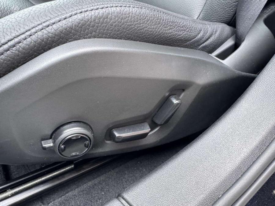 Melns Volvo V60 2022 Viļņa, ar dzinēja tilpumu 2.00 L un nobraukumu 170 tūkst. km par 18950 €, foto 8 vietnē AUTOMOTO.COM.LV