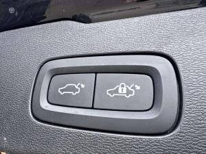 Melns Volvo V60 2022 Viļņa, ar dzinēja tilpumu 2.00 L un nobraukumu 170 tūkst. km par 18950 €, foto 12 vietnē AUTOMOTO.COM.LV