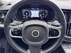 Melns Volvo V60 2022 Viļņa, ar dzinēja tilpumu 2.00 L un nobraukumu 170 tūkst. km par 18950 €, foto 14 vietnē AUTOMOTO.COM.LV