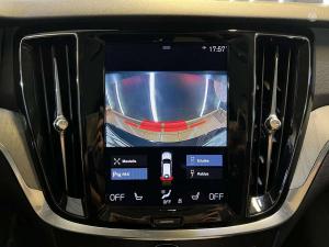 Melns Volvo V60 2022 Viļņa, ar dzinēja tilpumu 2.00 L un nobraukumu 170 tūkst. km par 18950 €, foto 23 vietnē AUTOMOTO.COM.LV