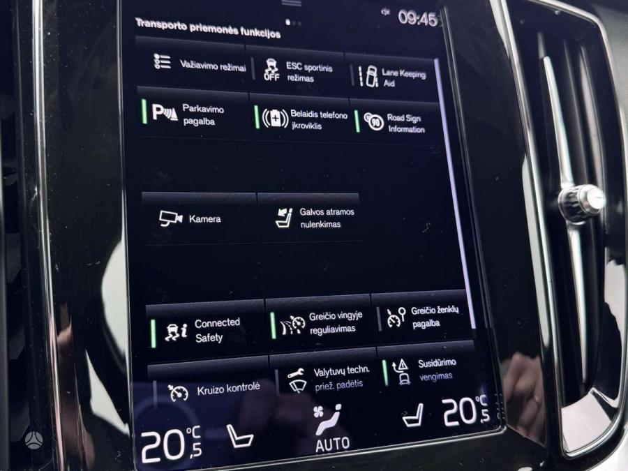 Melns Volvo V60 2022 Viļņa, ar dzinēja tilpumu 2.00 L un nobraukumu 170 tūkst. km par 18950 €, foto 24 vietnē AUTOMOTO.COM.LV